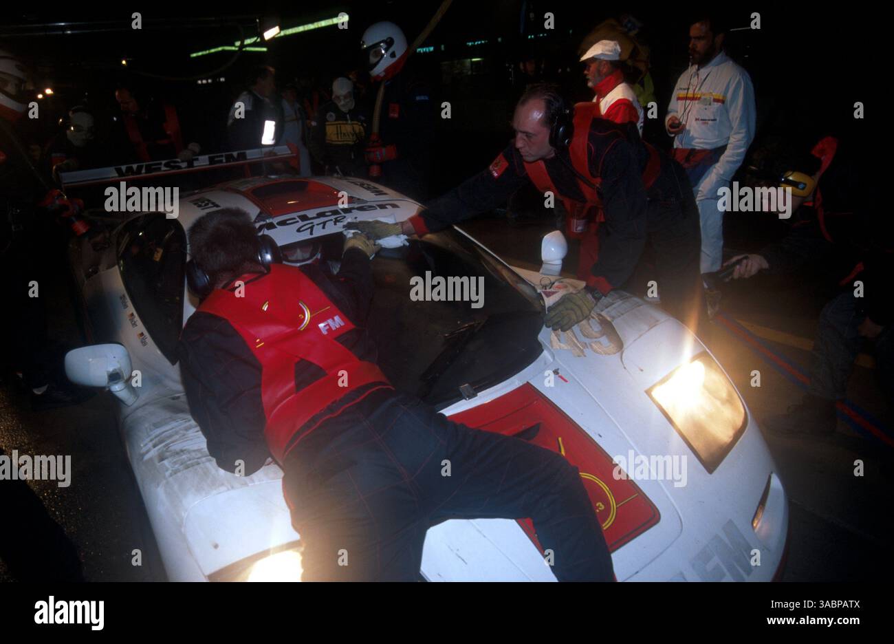 Mclaren f1 gtr 1995 le mans hi-res stock photography and images - Alamy