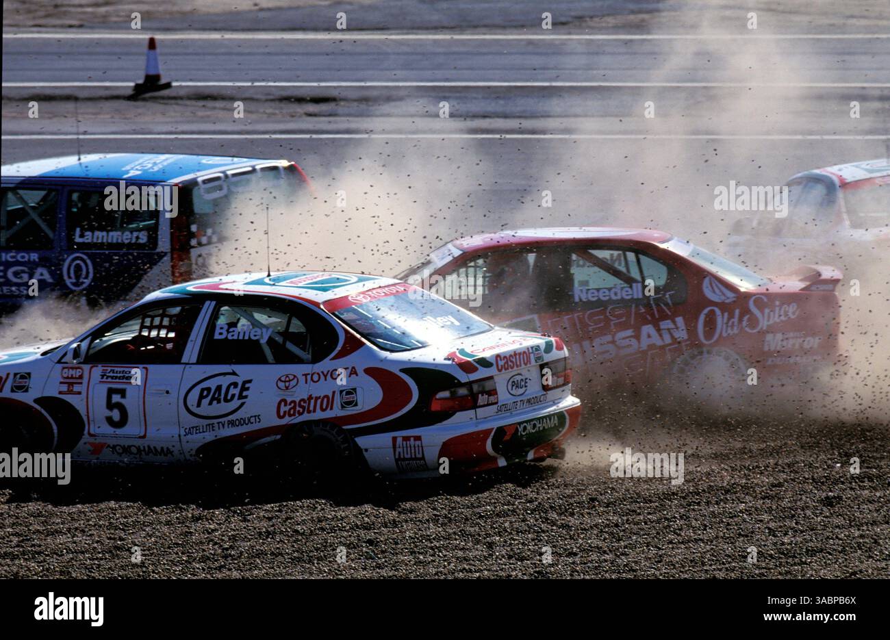 Julian Bailey (GBR) Toyota Carina E and Tiff Needell (GBR) Nissan ...