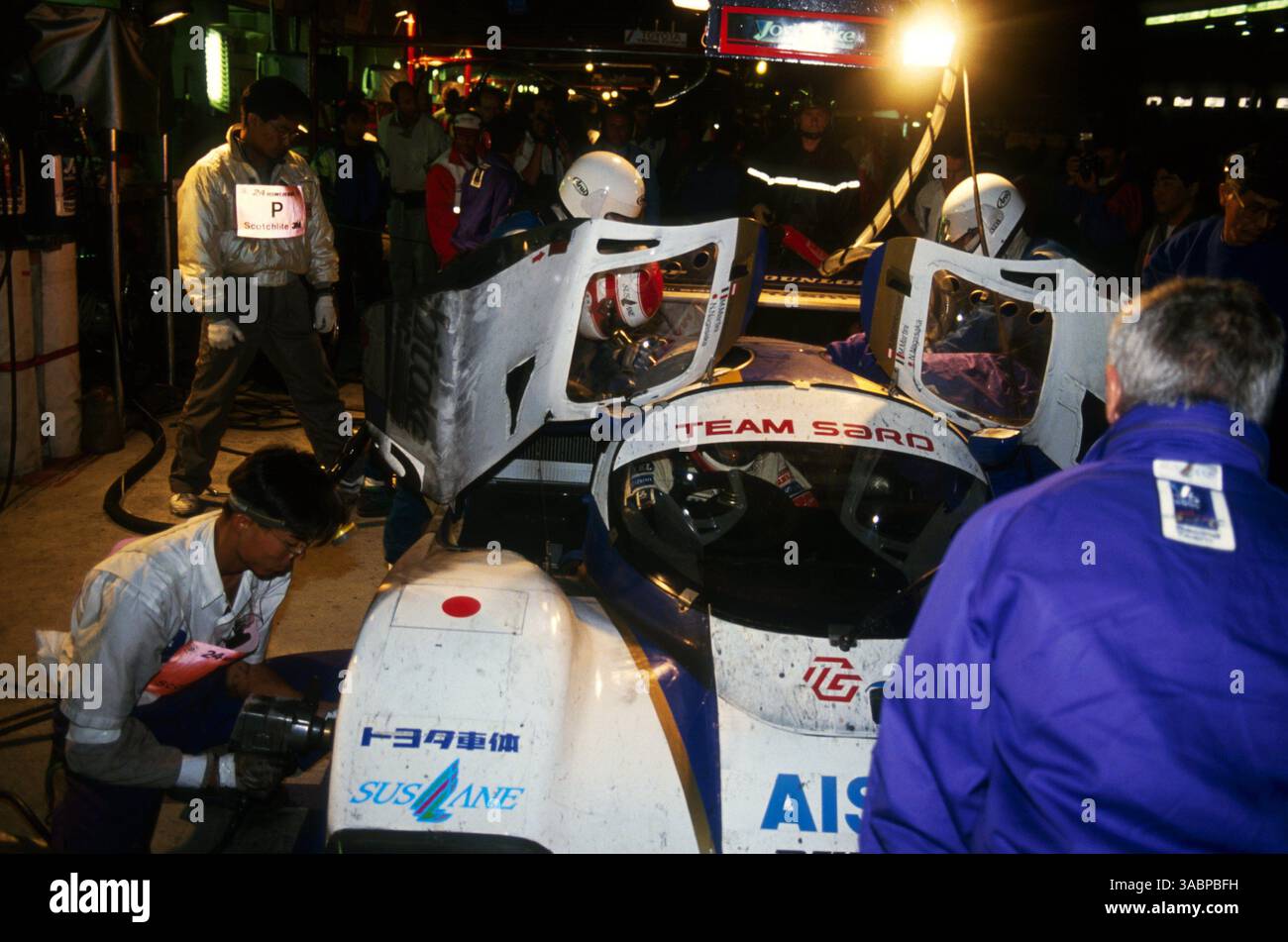 Nighttime pit stop hi-res stock photography and images - Alamy