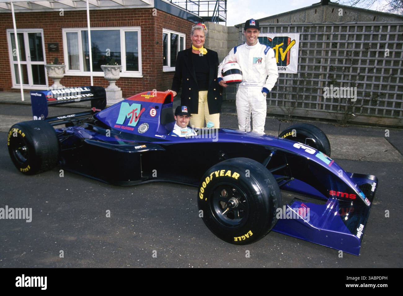 David Brabham (AUS) (in the Simtek S941) with team mate Roland ...