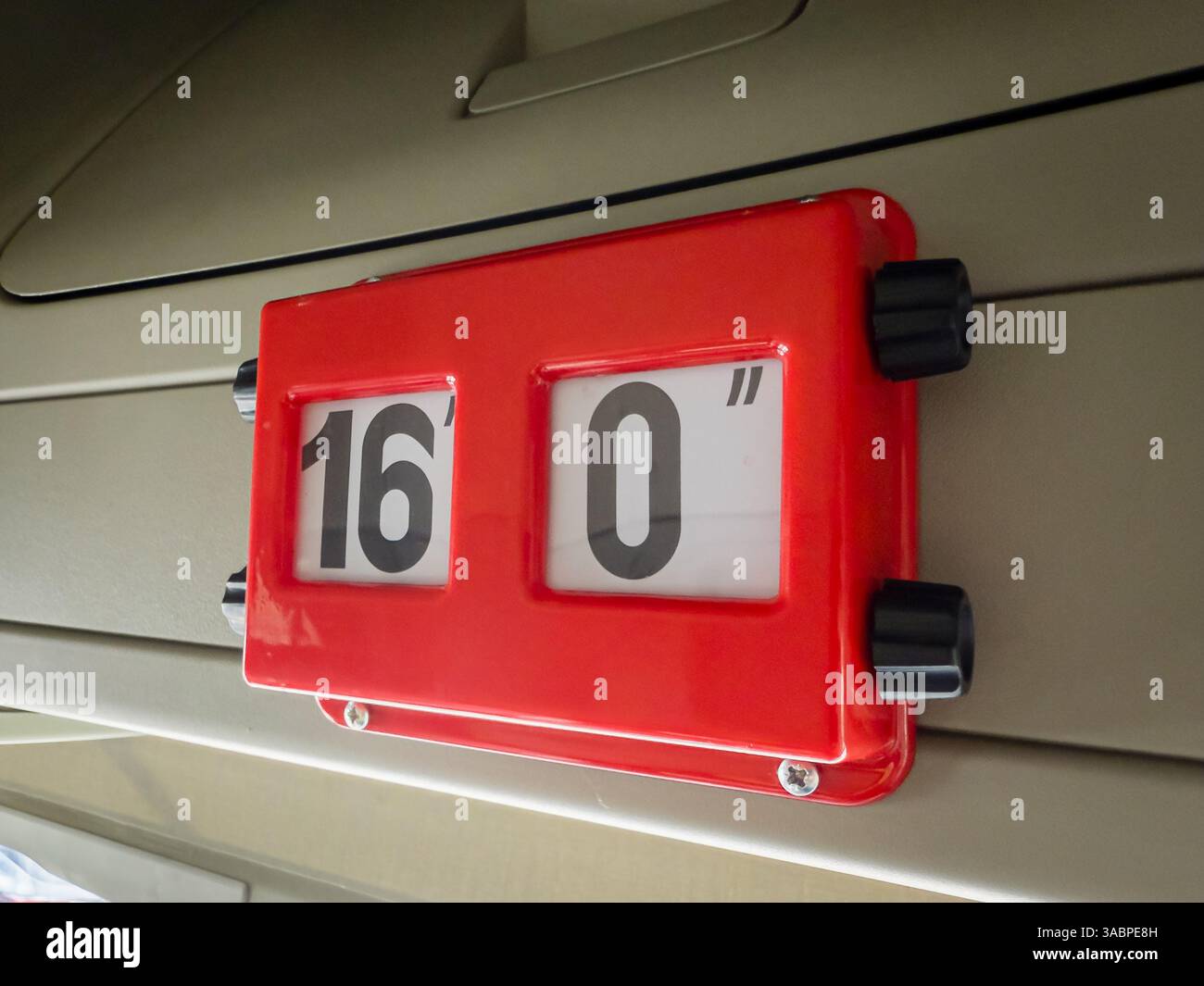 Lorry height indicator hi-res stock photography and images - Alamy