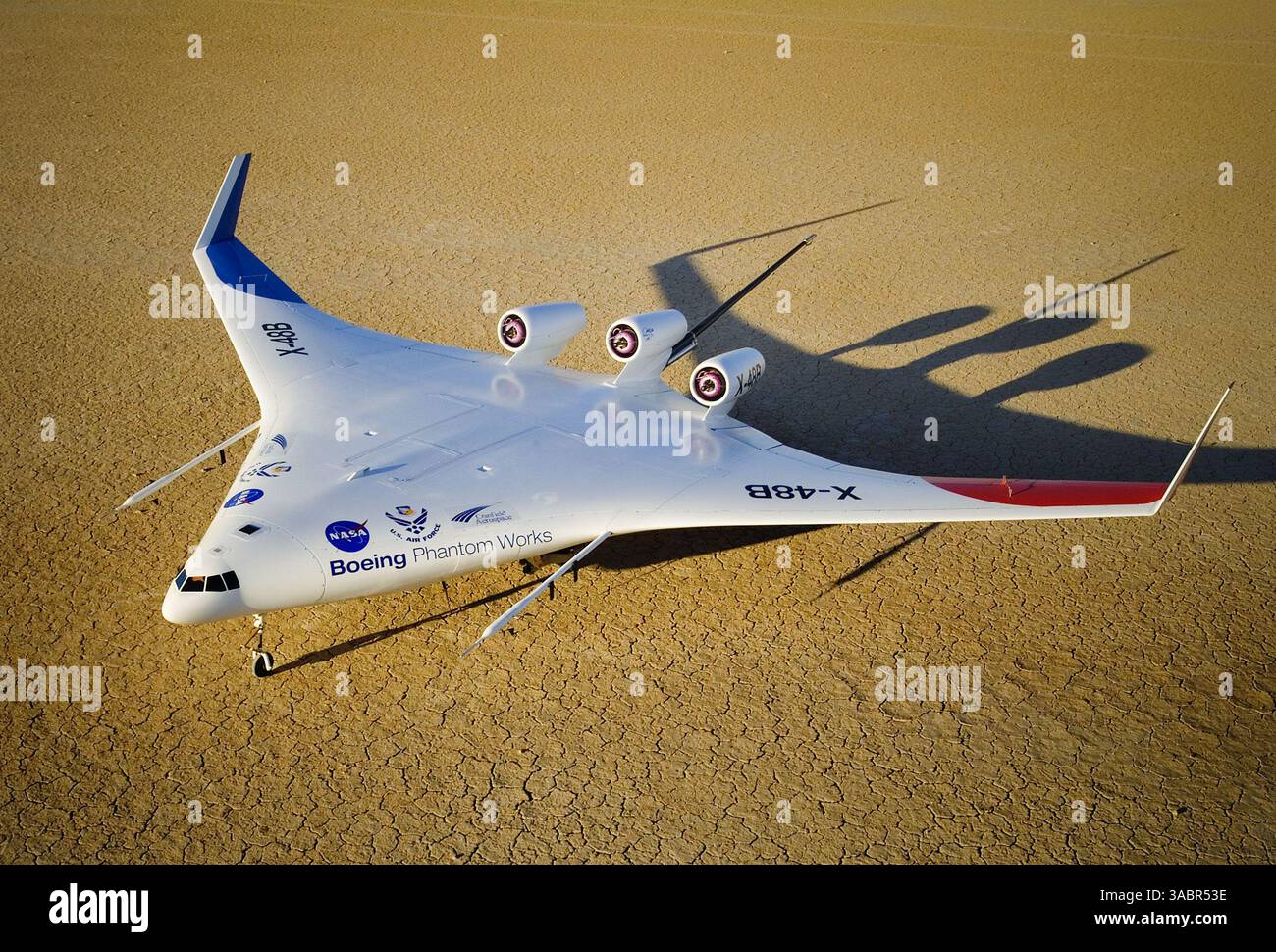 Jul 26, 2007 - Edwards, CA, USA - The innovative Boeing Blended Wing ...