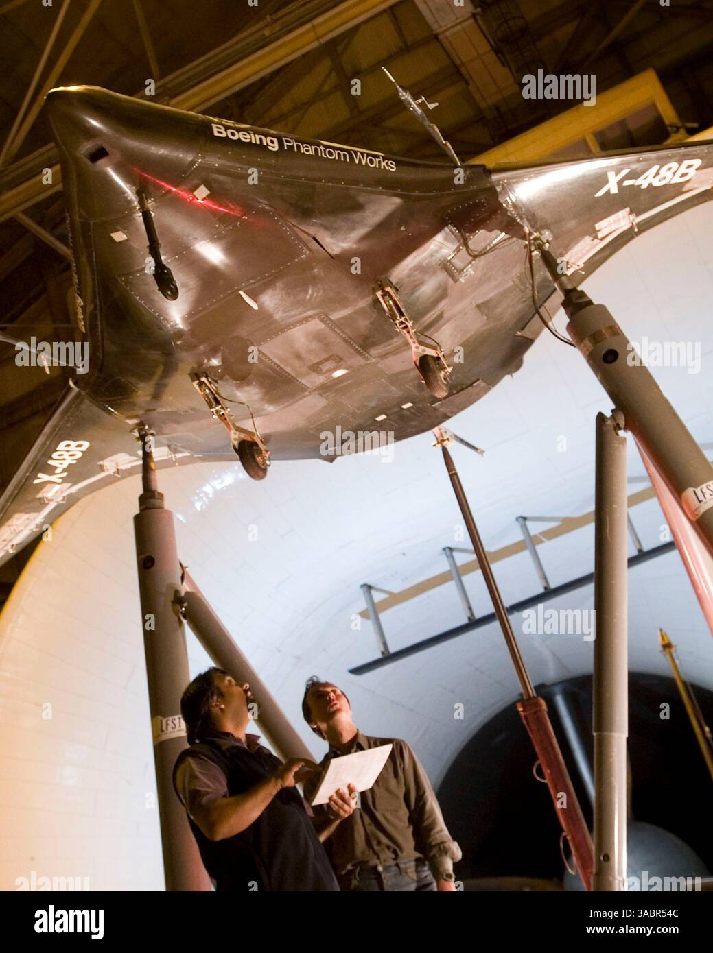 X 48b in wind tunnel hi-res stock photography and images - Alamy