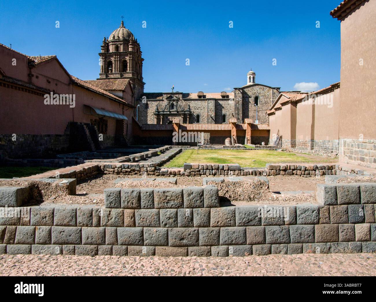 Kusicancha , Inca palace, Cuzco city,Perú Stock Photo - Alamy