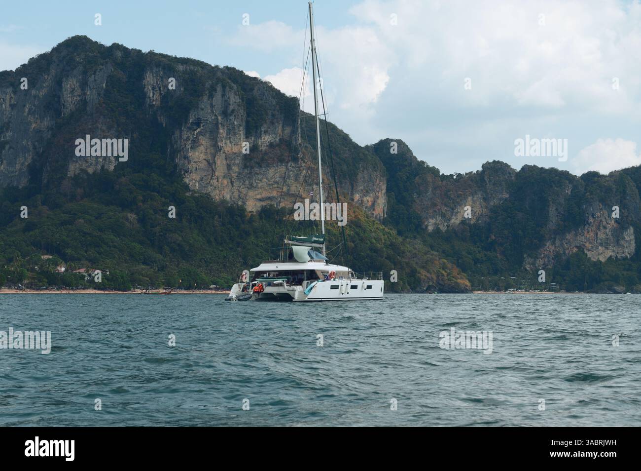 Catamaran yacht anchored off coast hi-res stock photography and images - Alamy