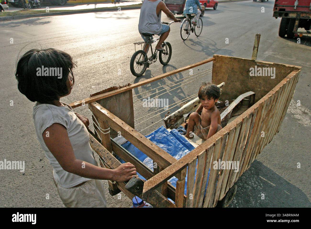 Philippines manila slum tondo hi-res stock photography and images - Alamy