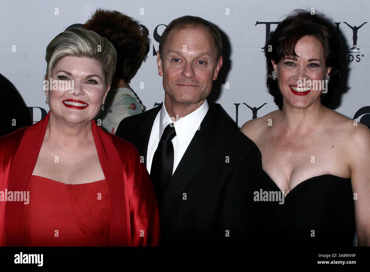Debra monk david hyde pierce hi-res stock photography and images - Alamy