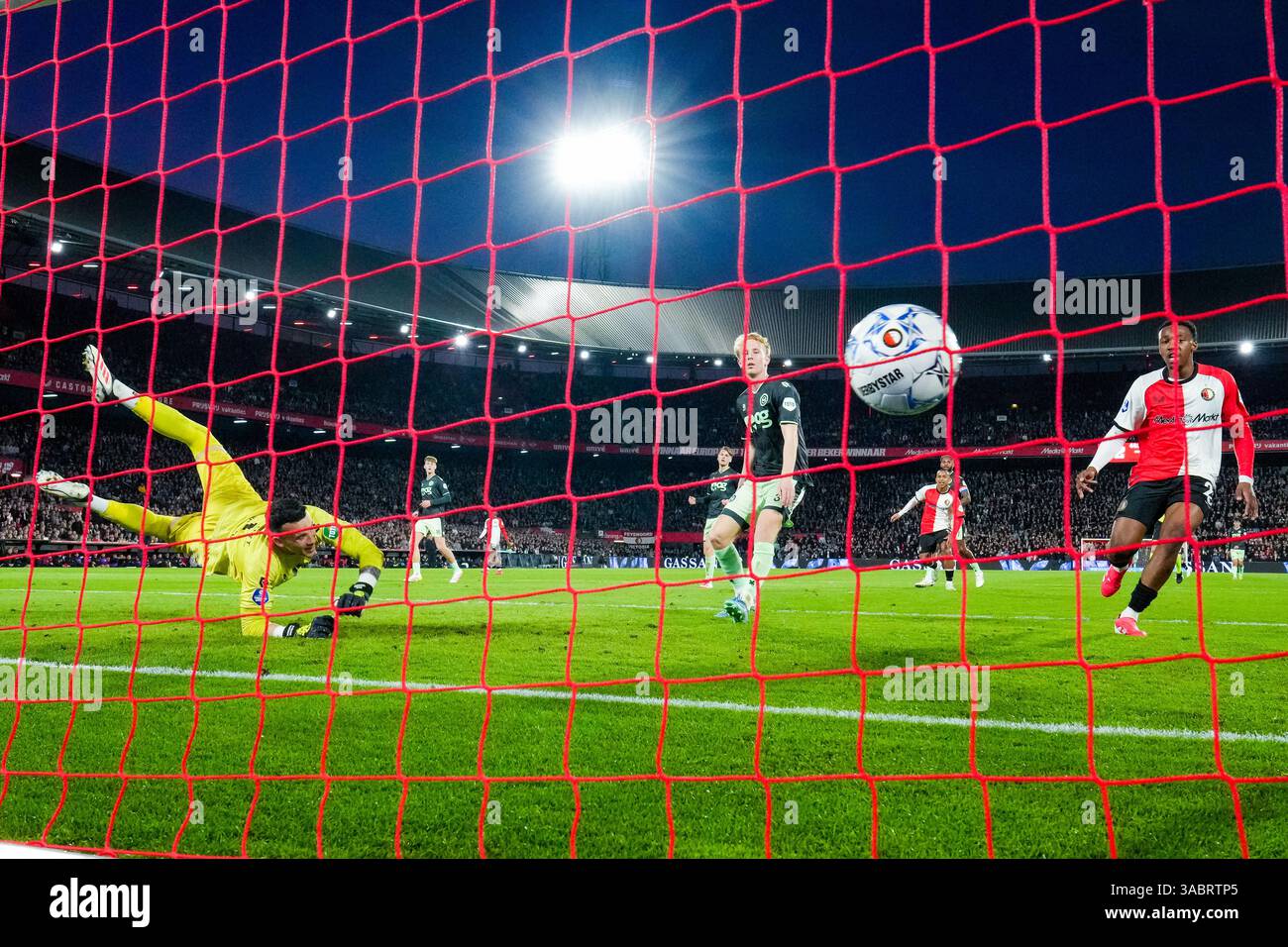 Rotterdam, The Netherlands. 02nd Apr, 2025. Rotterdam - Goalkeeper ...