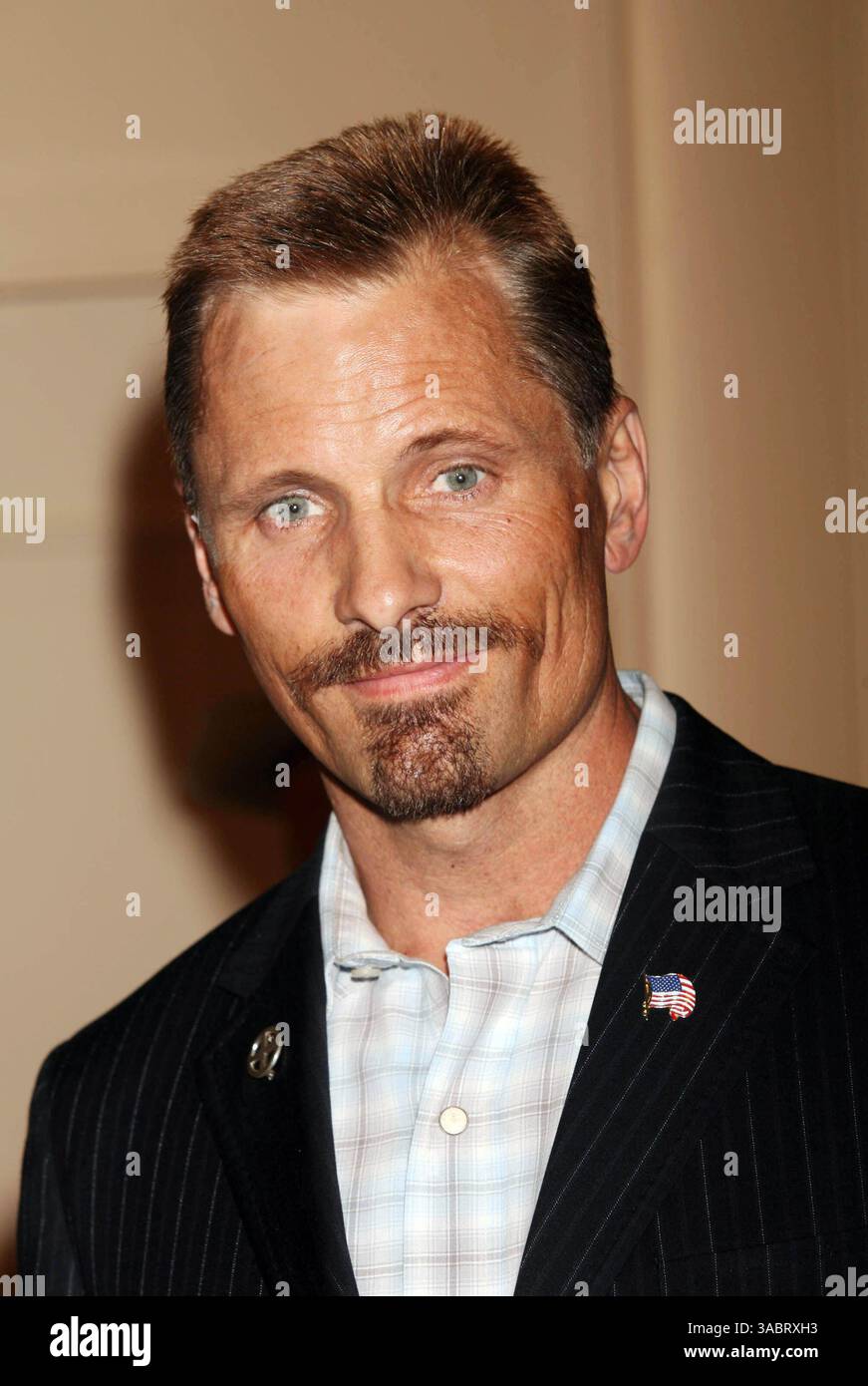 Aug 11, 2007 - Beverly Hills, CA, USA - Actor VIGGO MORTENSEN arrives ...
