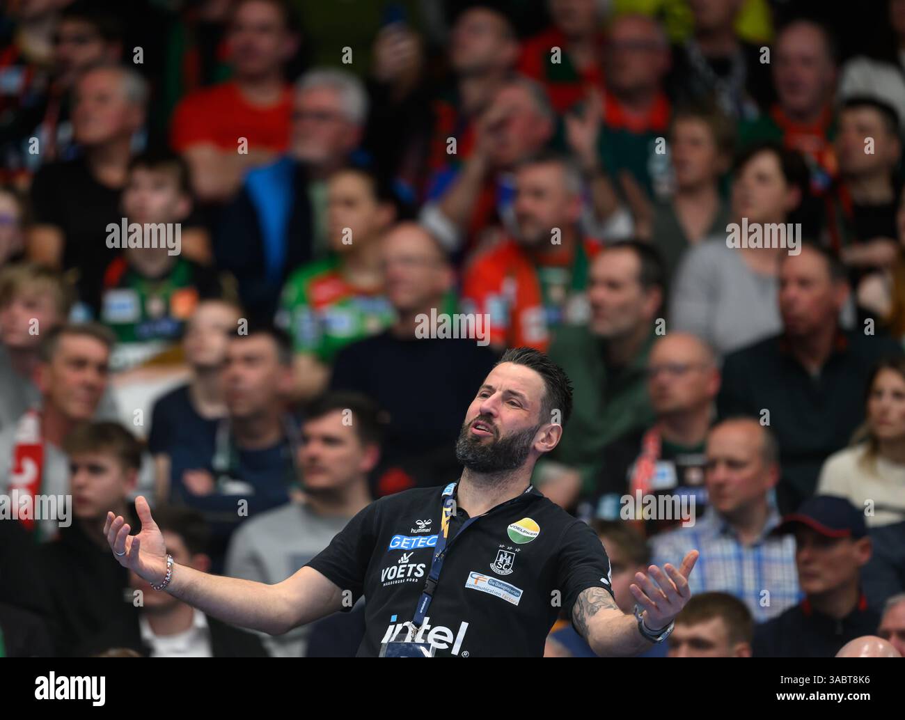 02 April 2025, Saxony-Anhalt, Dessau: Handball, Champions League, round ...