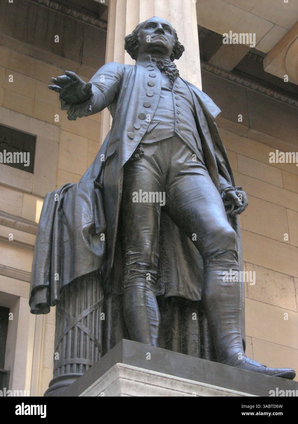 Oct 14, 2007 - New York, NY, USA - George Washington Statue on Wall ...