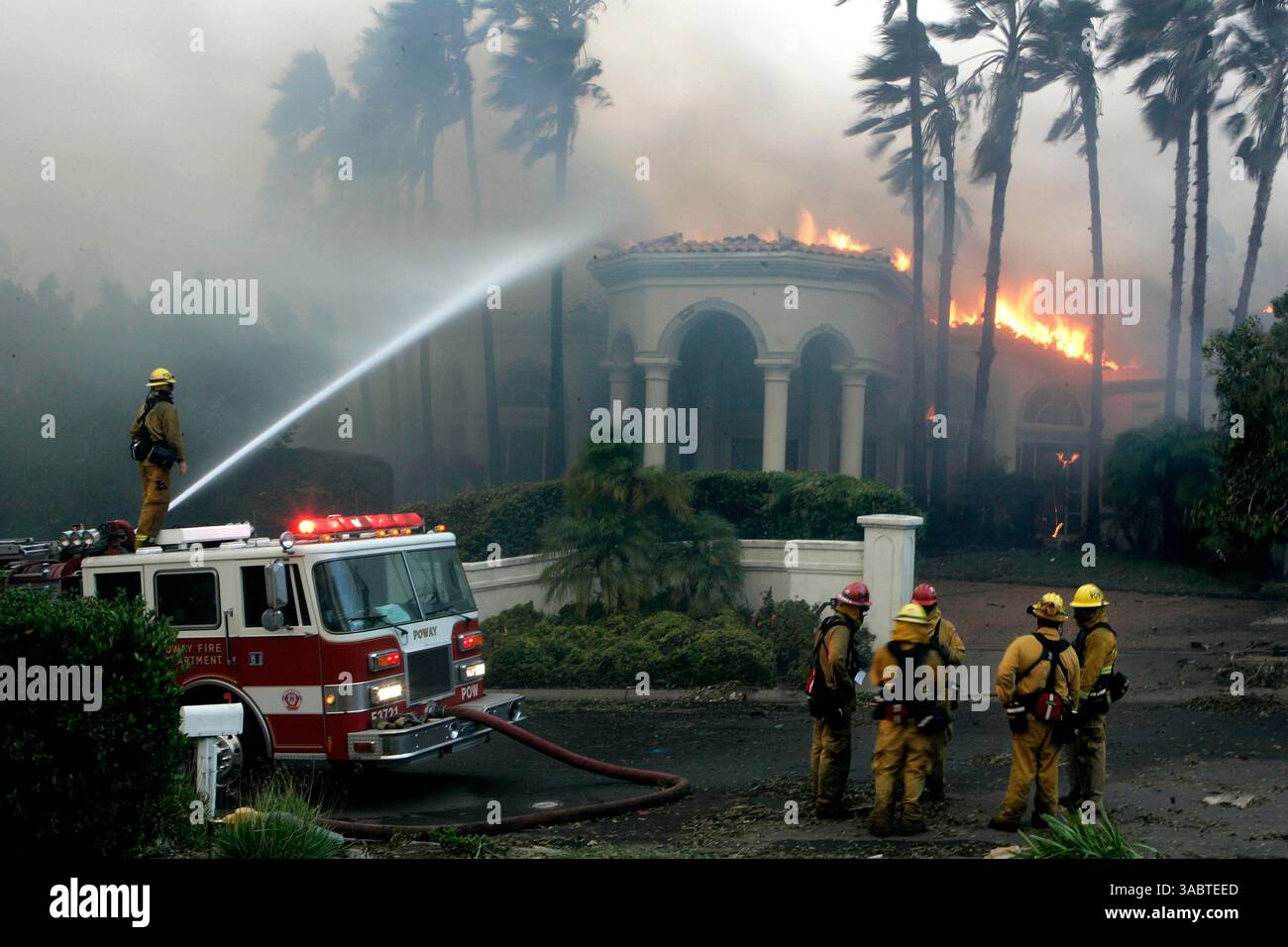Oct 22, 2007 - Poway, California, USA - Poway firefighters battle the ...