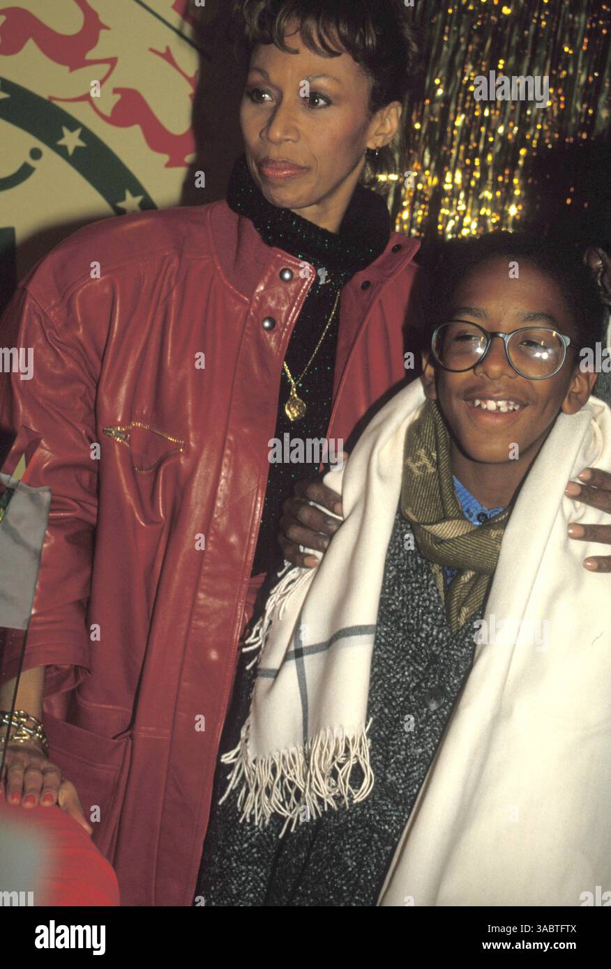 Nov 05, 1989 - Los Angeles, CA, USA - Actress ALTOVISE DAVIS and son ...