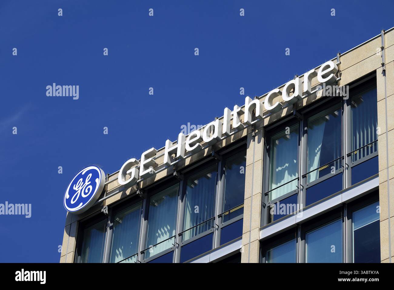 General electric healthcare hi-res stock photography and images - Alamy
