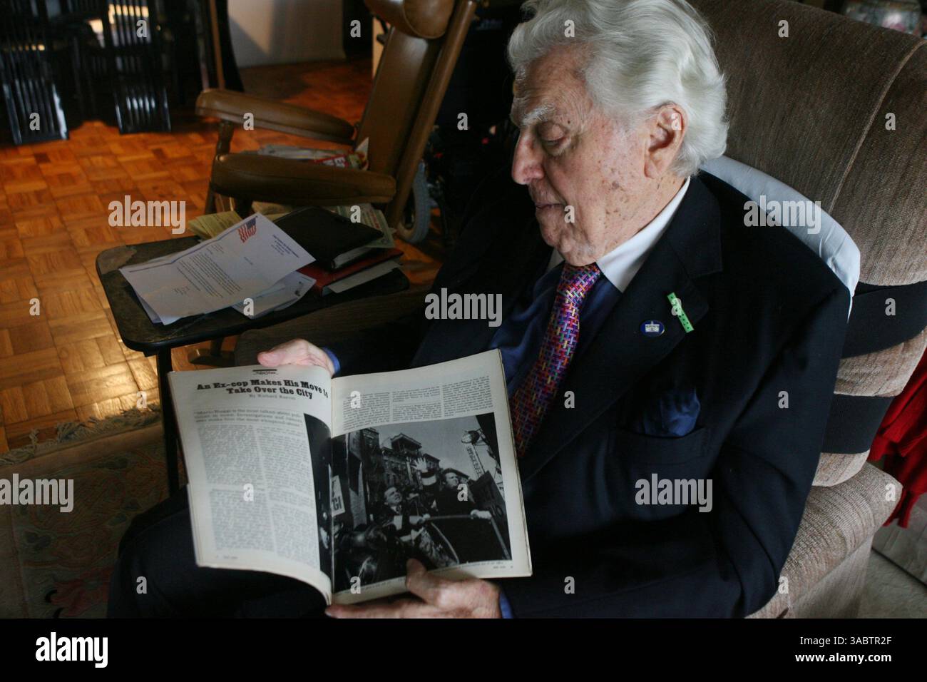 Oct 24, 2007 - Bronx, New York, USA - Former NYPD cop and Congressman ...