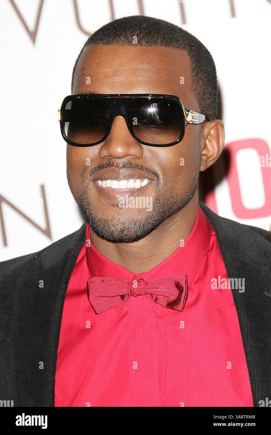 Oct 28, 2007 - Los Angeles, California, USA - KANYE WEST during ...