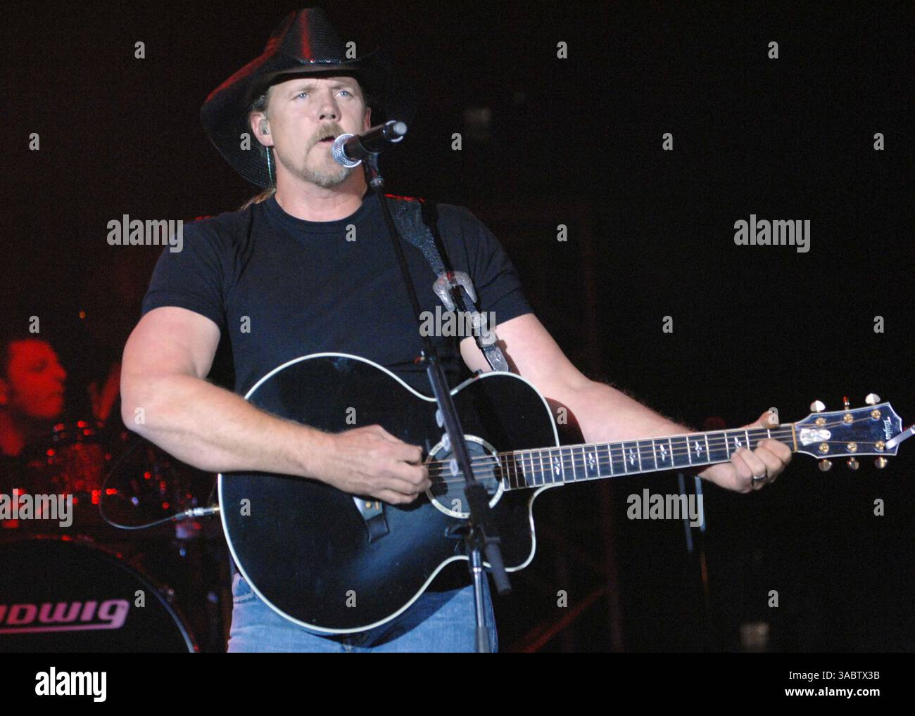 Oct 21, 2007 - Raleigh, North Carolina, USA - Musician TRACE ADKINS as ...