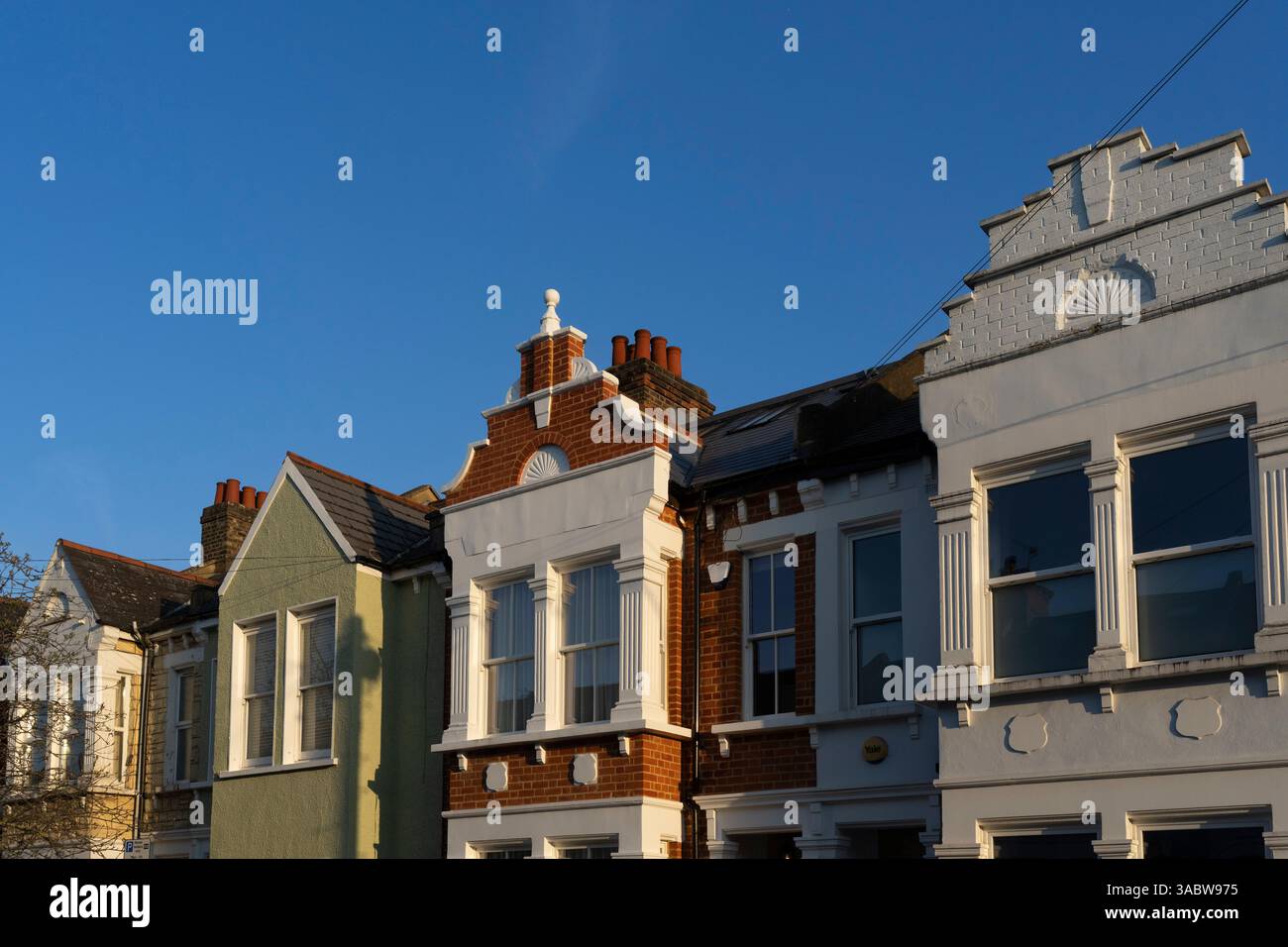 Victorian london street scene hi-res stock photography and images - Alamy