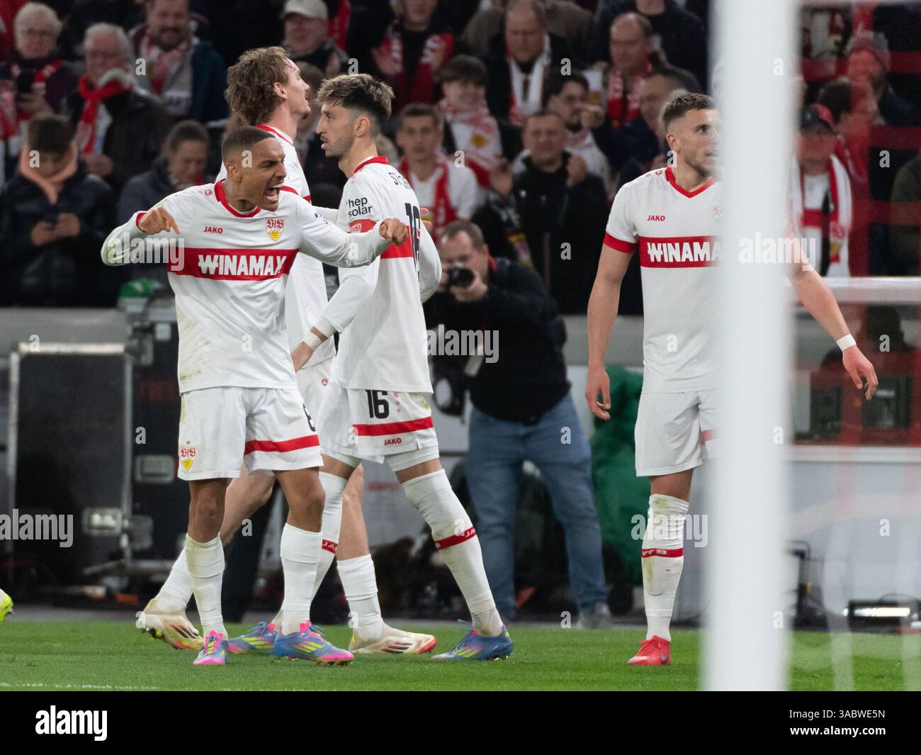 Stuttgart, Deutschland. 02nd Apr, 2025. Tor zum 2:0 durch Nick Woltemade (VfB Stuttgart, #11 ...