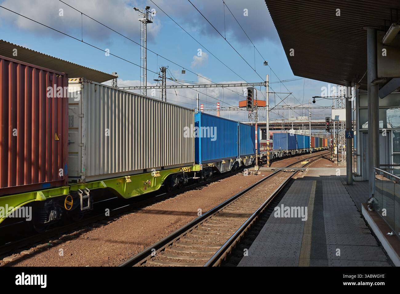 Cargo train railway hi-res stock photography and images - Alamy