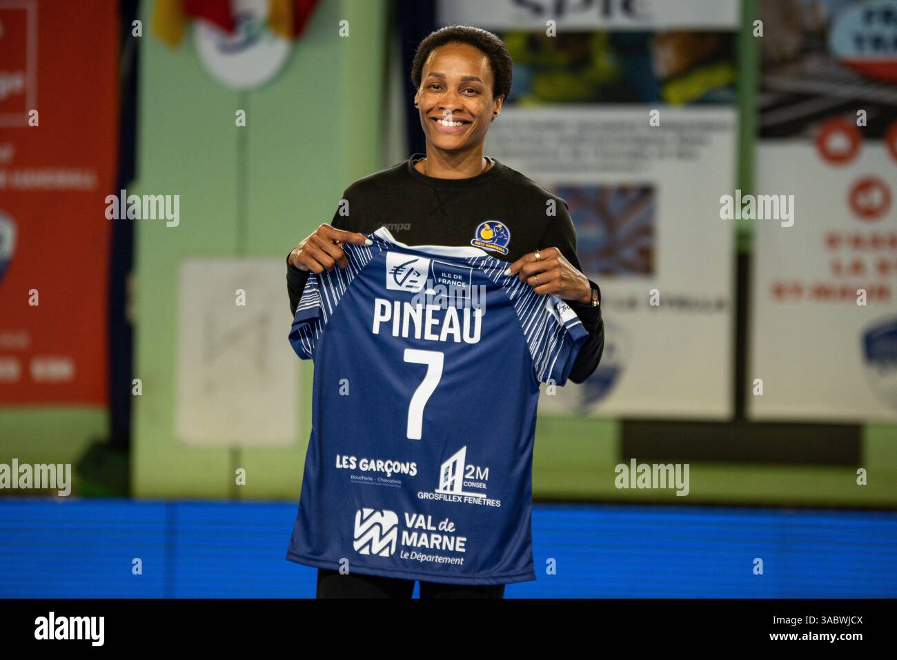 Allison Pineau of Metz Handball celebrates the victory after the Women ...