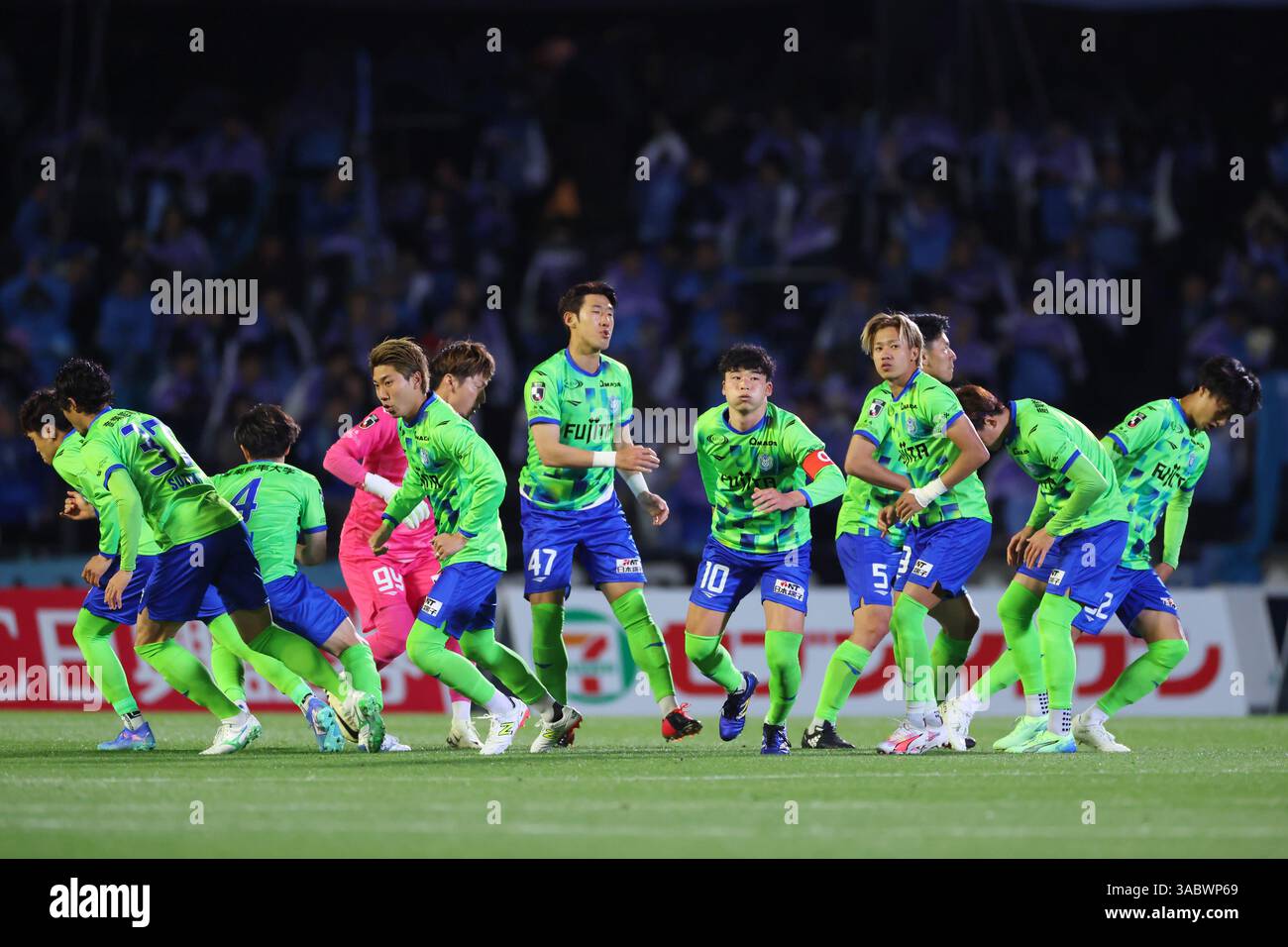 Shonan Bellmare team group, APRIL 2, 2025 - Football / Soccer : 2025 J1 ...