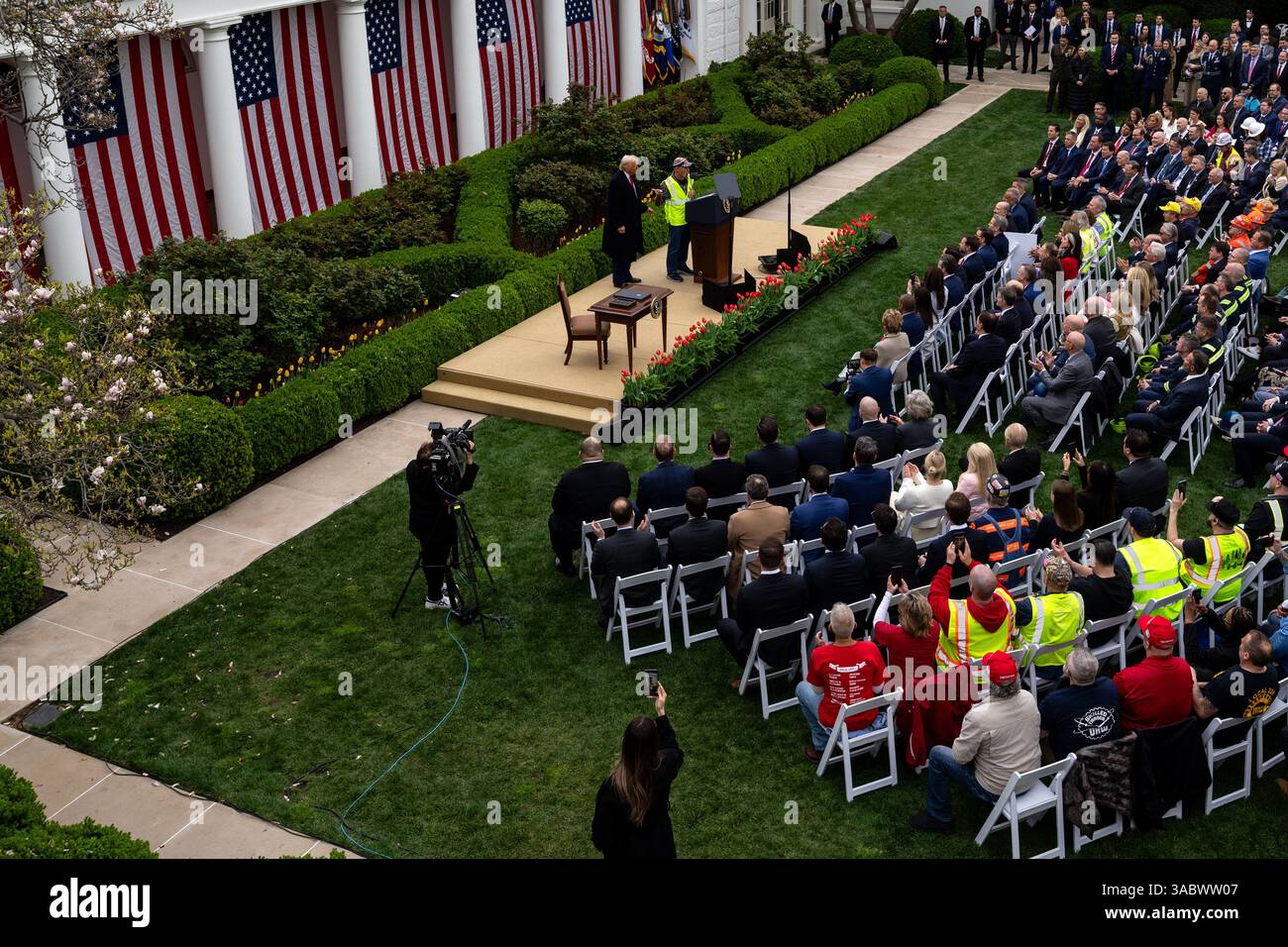 Donald trump tariffs announcement hi-res stock photography and images ...