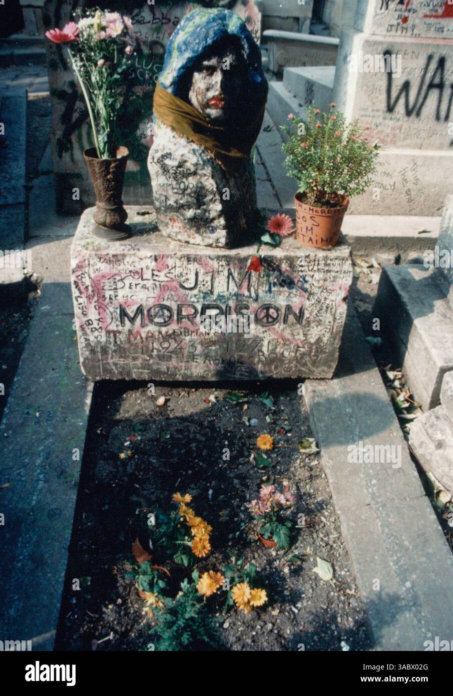 Grave of Jim Morrison of The Doors at Pere Lachaise Cemetery in Paris ...