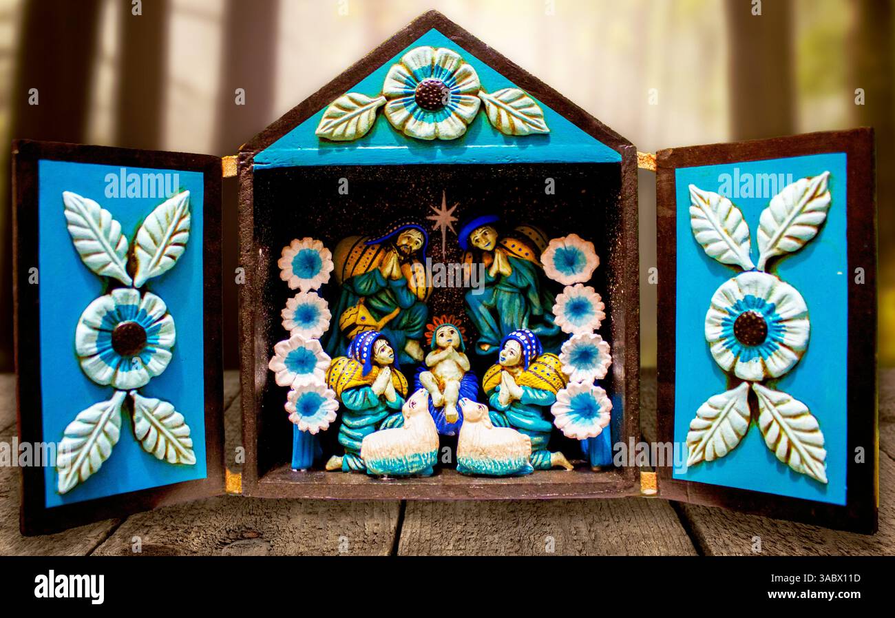 Retablo ayacuchano, artesanía tradicional del Perú en arcilla y madera ...