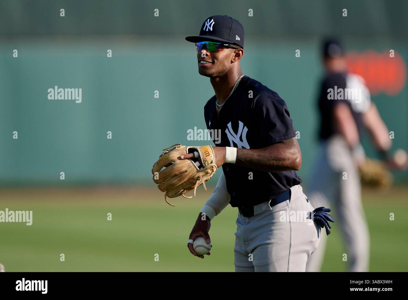 New York Yankees second baseman Alexander Vargas (12) during warmups ...