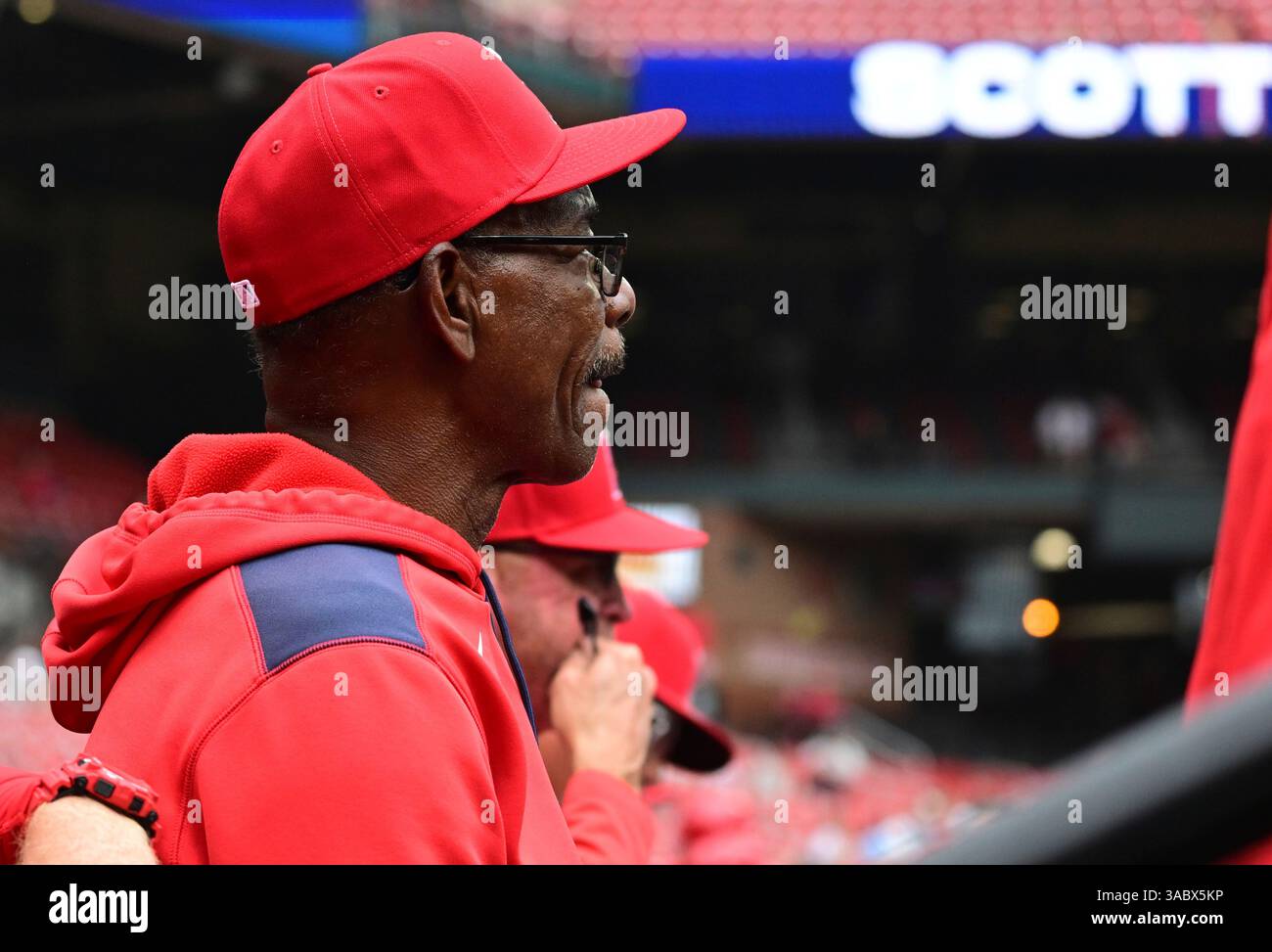 ST. LOUIS, MO -APRIL 02: Los Angeles Angels manager R/on Washington ...
