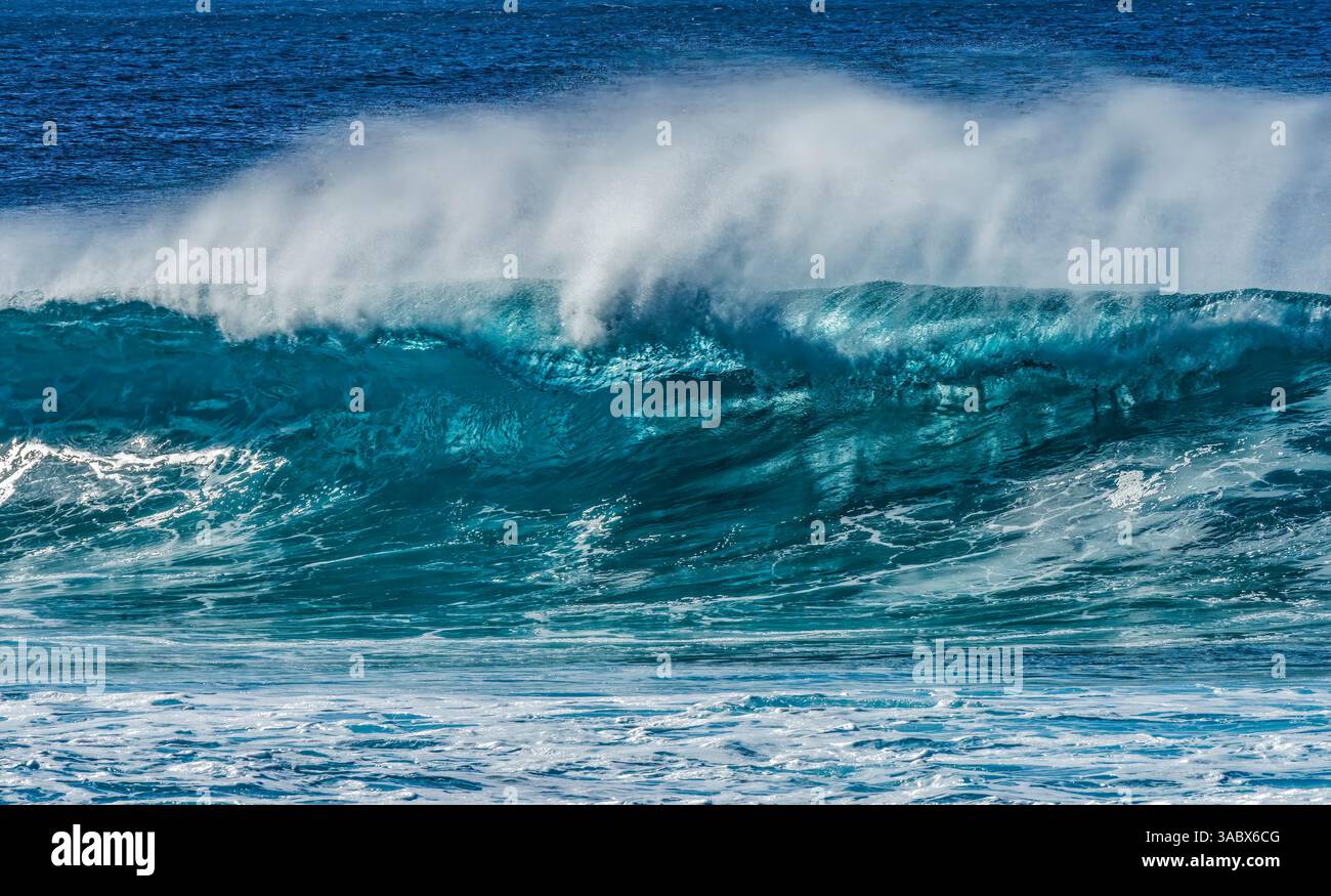 Watching Large Wave Banzai Pipeline Pipeline North Shore Oahu Hawaii ...