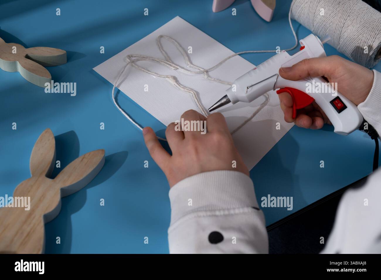 Easter bunny made of rope using hot glue Sustainable preparation Diy ...