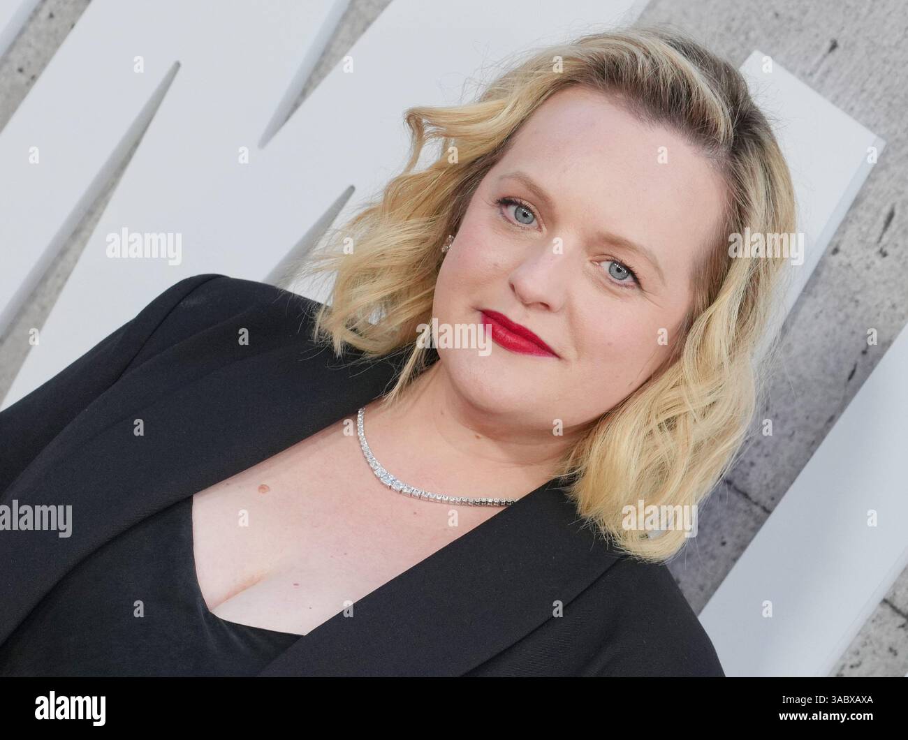 Elisabeth Moss arrives at the Hulu's THE HANDMAID'S TALE Season 6 ...