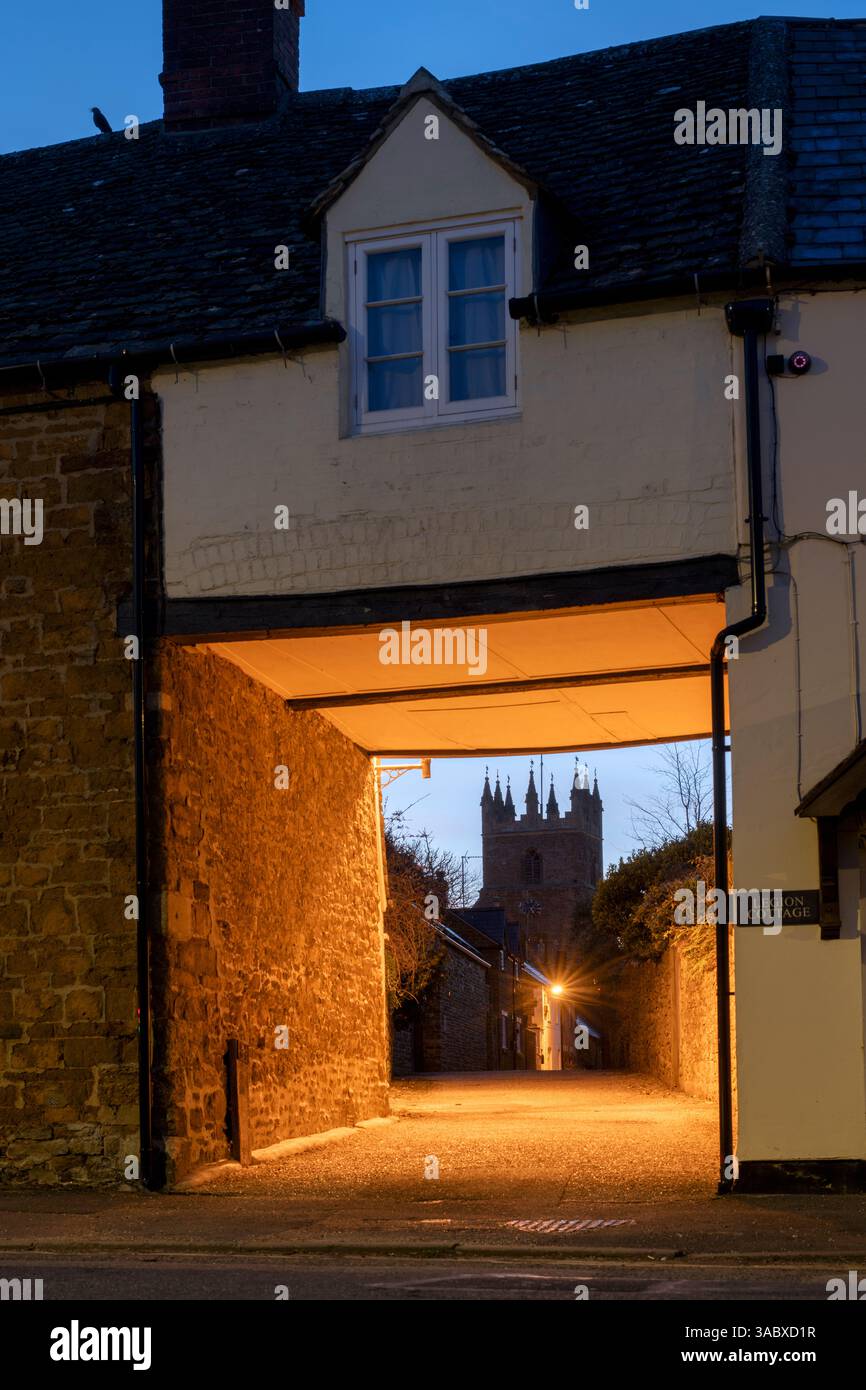 The tchure alleyway at dawn in Deddington, Oxfordshire, England Stock ...
