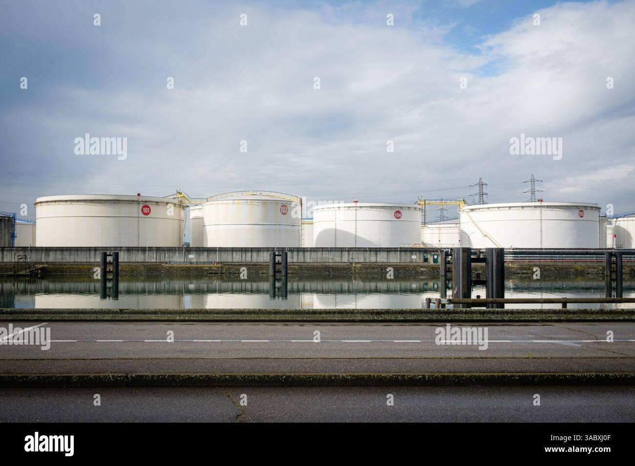 Transport de gaz industrie du gaz hi-res stock photography and images ...
