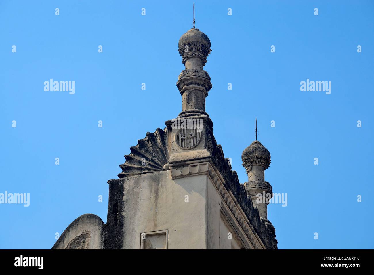 Outer view of the Jamia Mosque (Jama Masjid), located in Gulbarga Fort ...