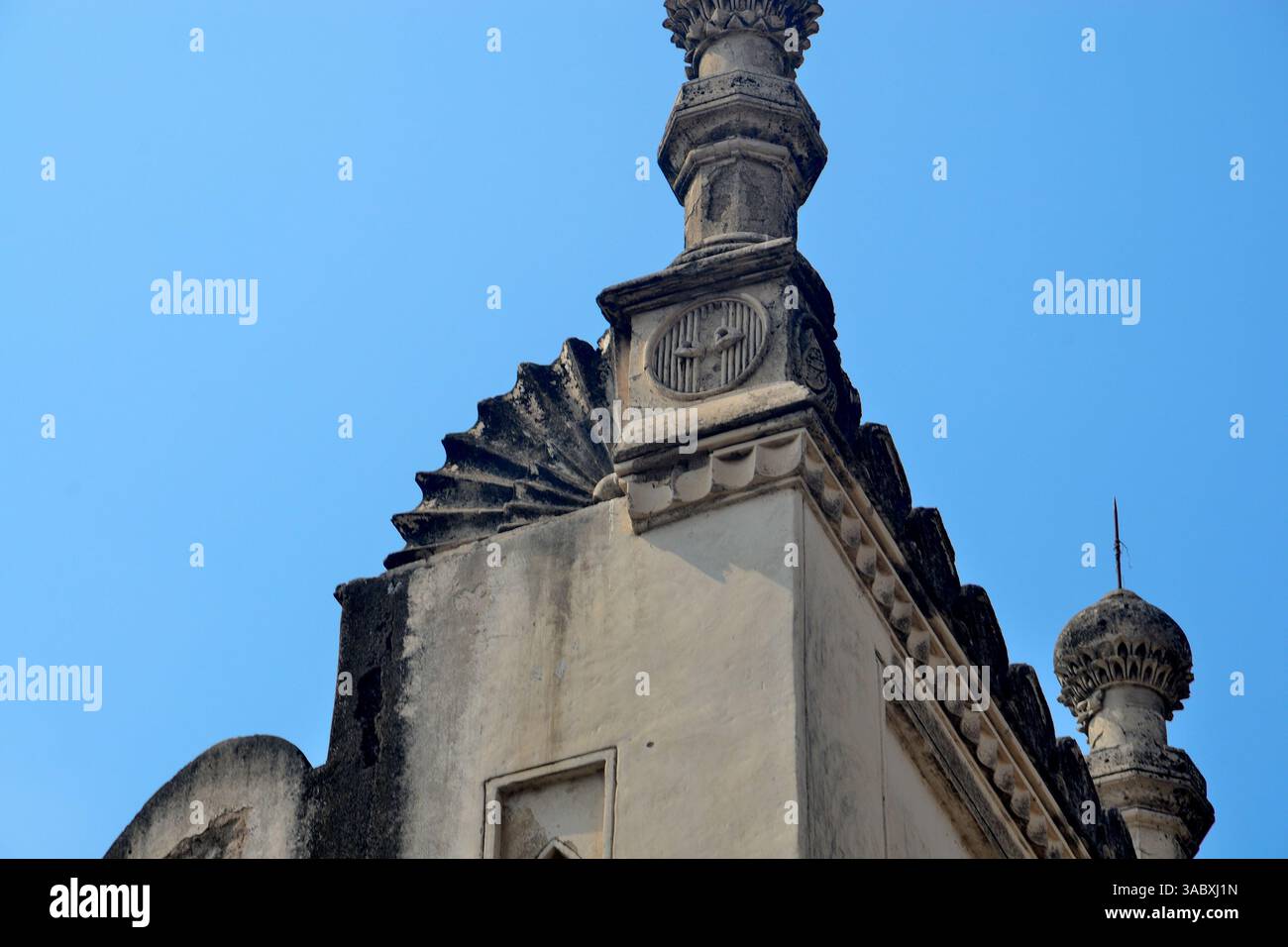 Outer view of the Jamia Mosque (Jama Masjid), located in Gulbarga Fort ...
