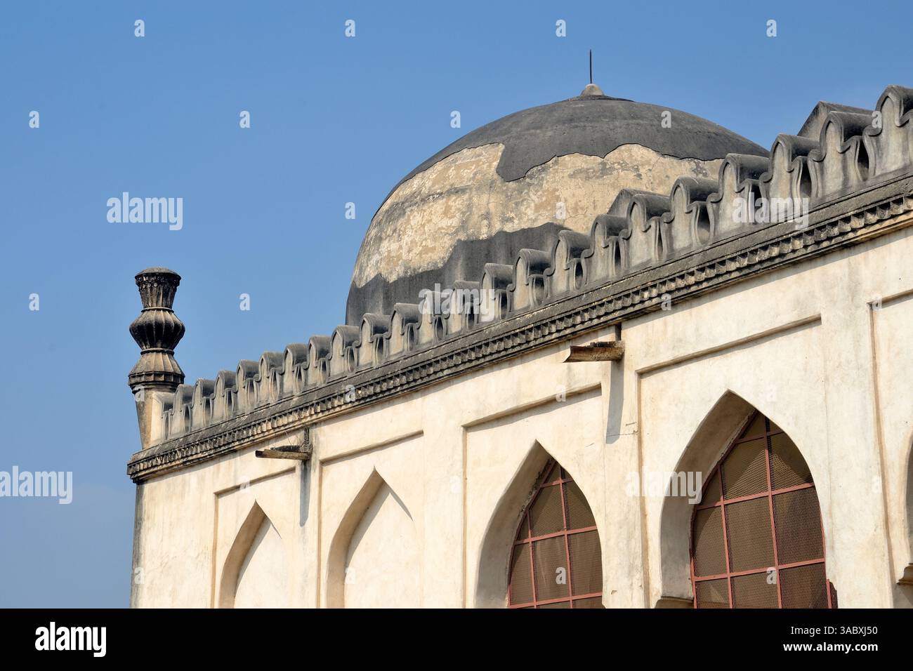 Outer view of the Jamia Mosque (Jama Masjid), located in Gulbarga Fort ...