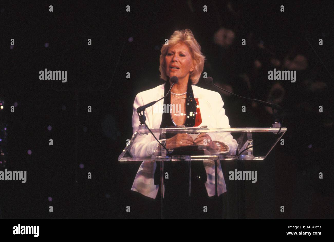 Sep 01, 1992 - Los Angeles, California, USA - DINAH SHORE (born Frances ...