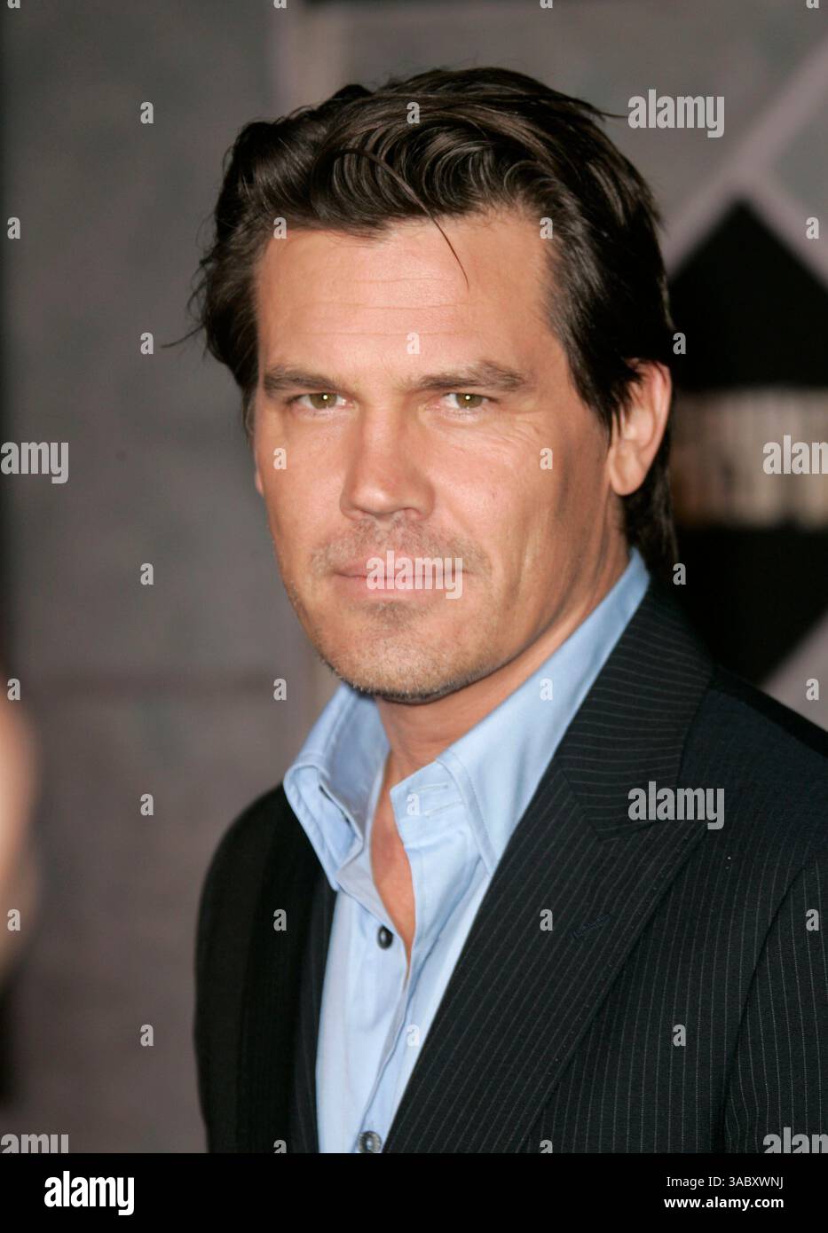 Nov 1, 2007 - Hollywood, California, USA - Actor JOSH BROLIN arriving ...