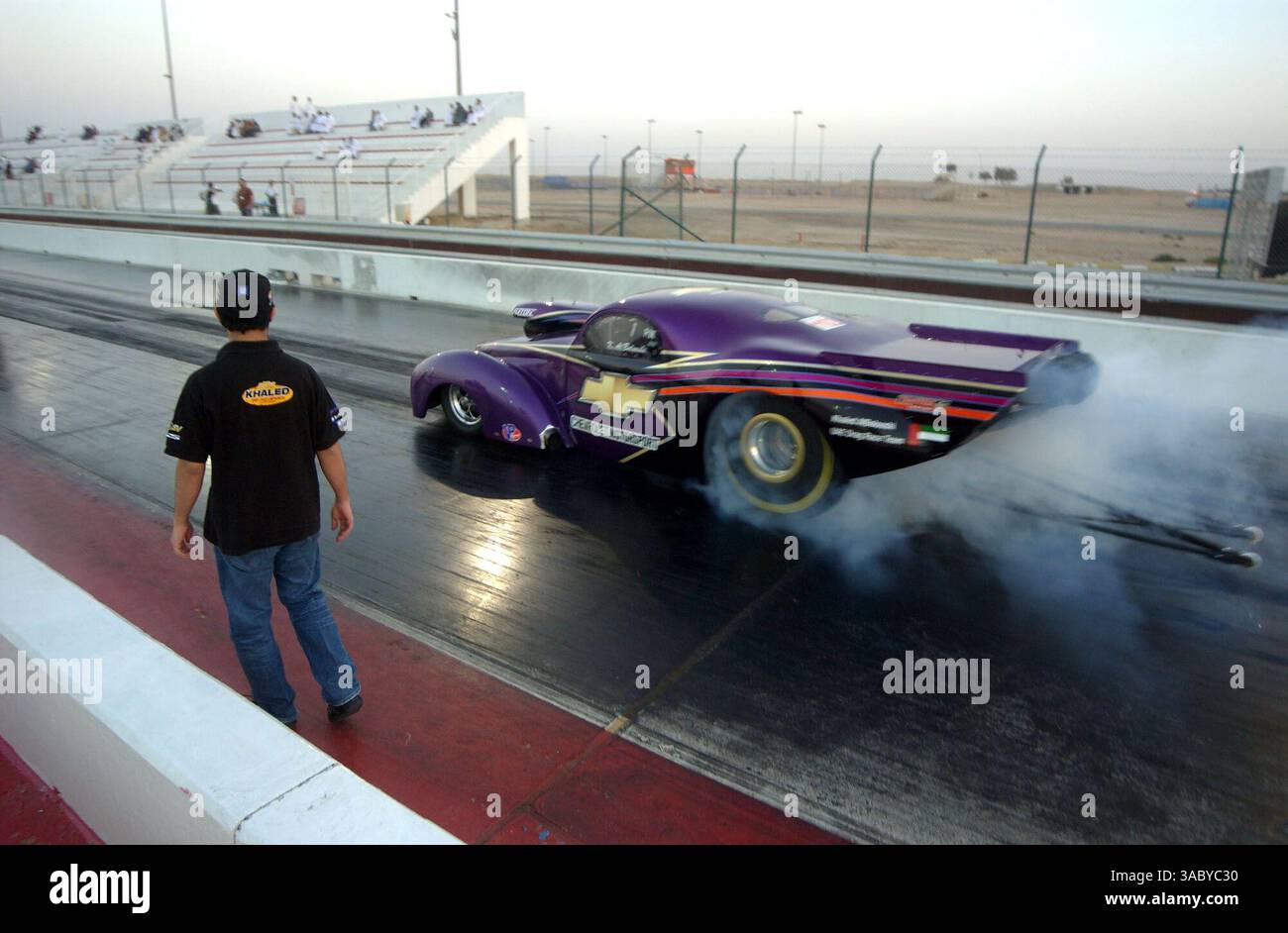 Feb 14, 2008 - Um Al Quwain, United Arab Emirates - Drag racing at the ...