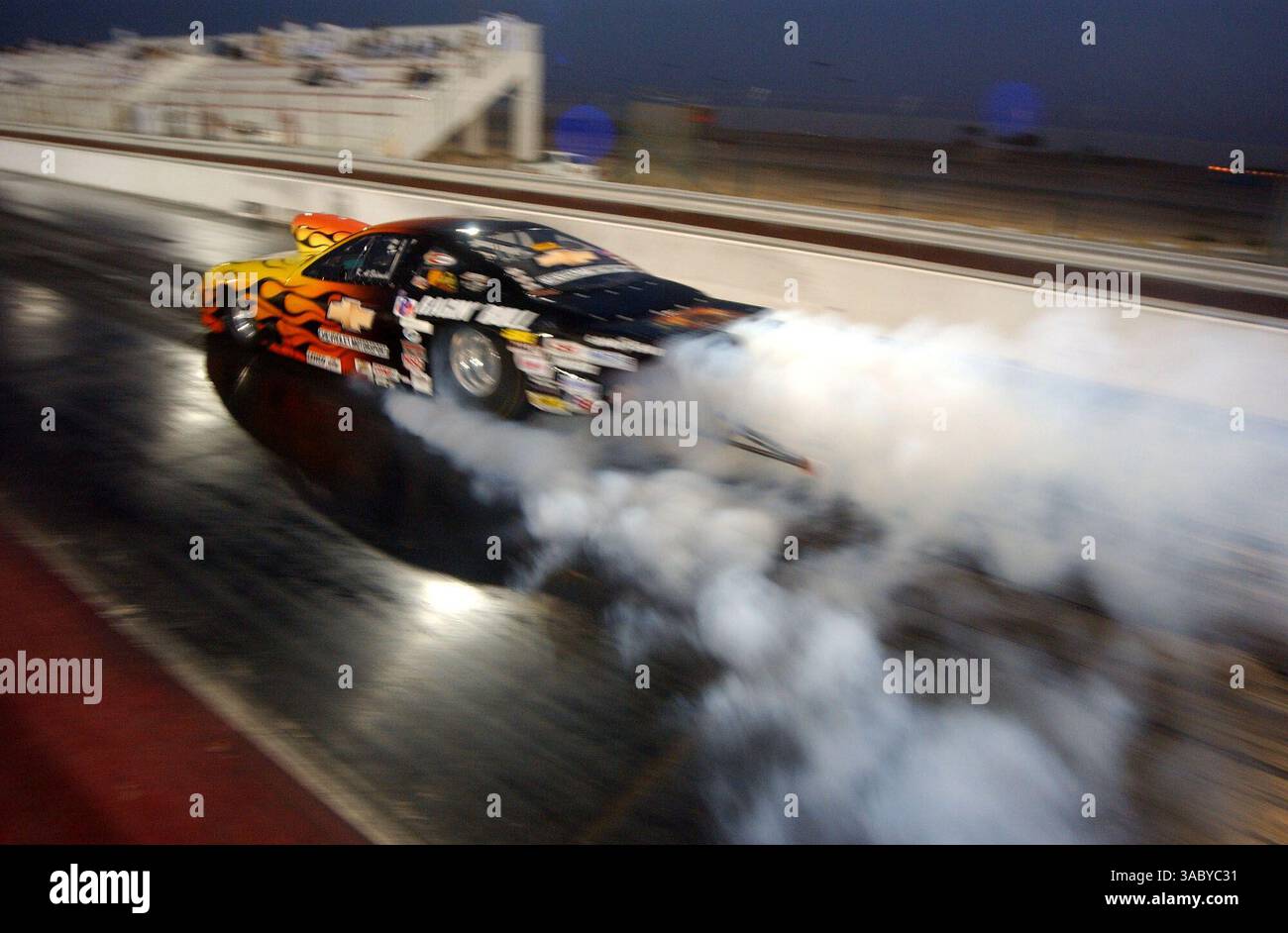Feb 14, 2008 - Um Al Quwain, United Arab Emirates - Drag racing at the ...