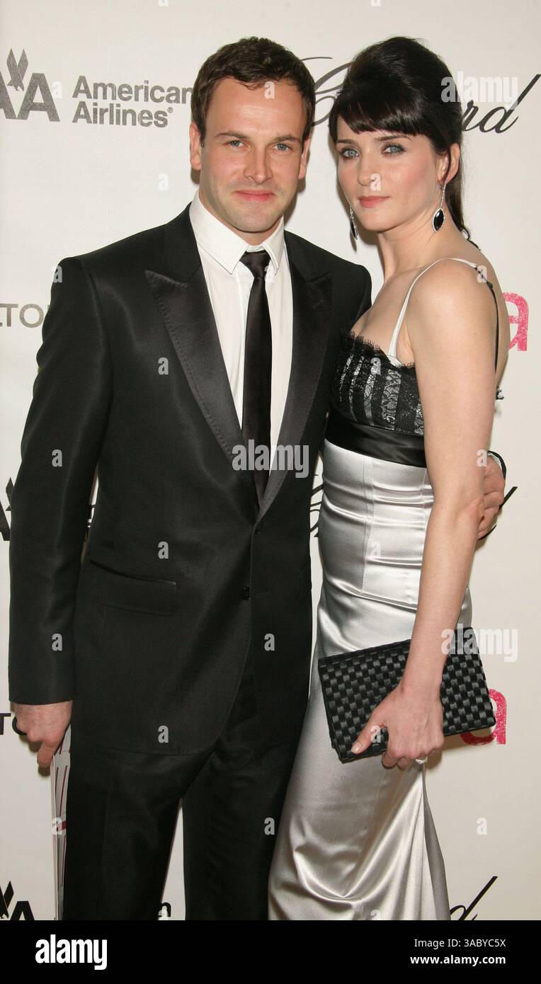 Michelle hicks and jonny lee miller hi-res stock photography and images ...