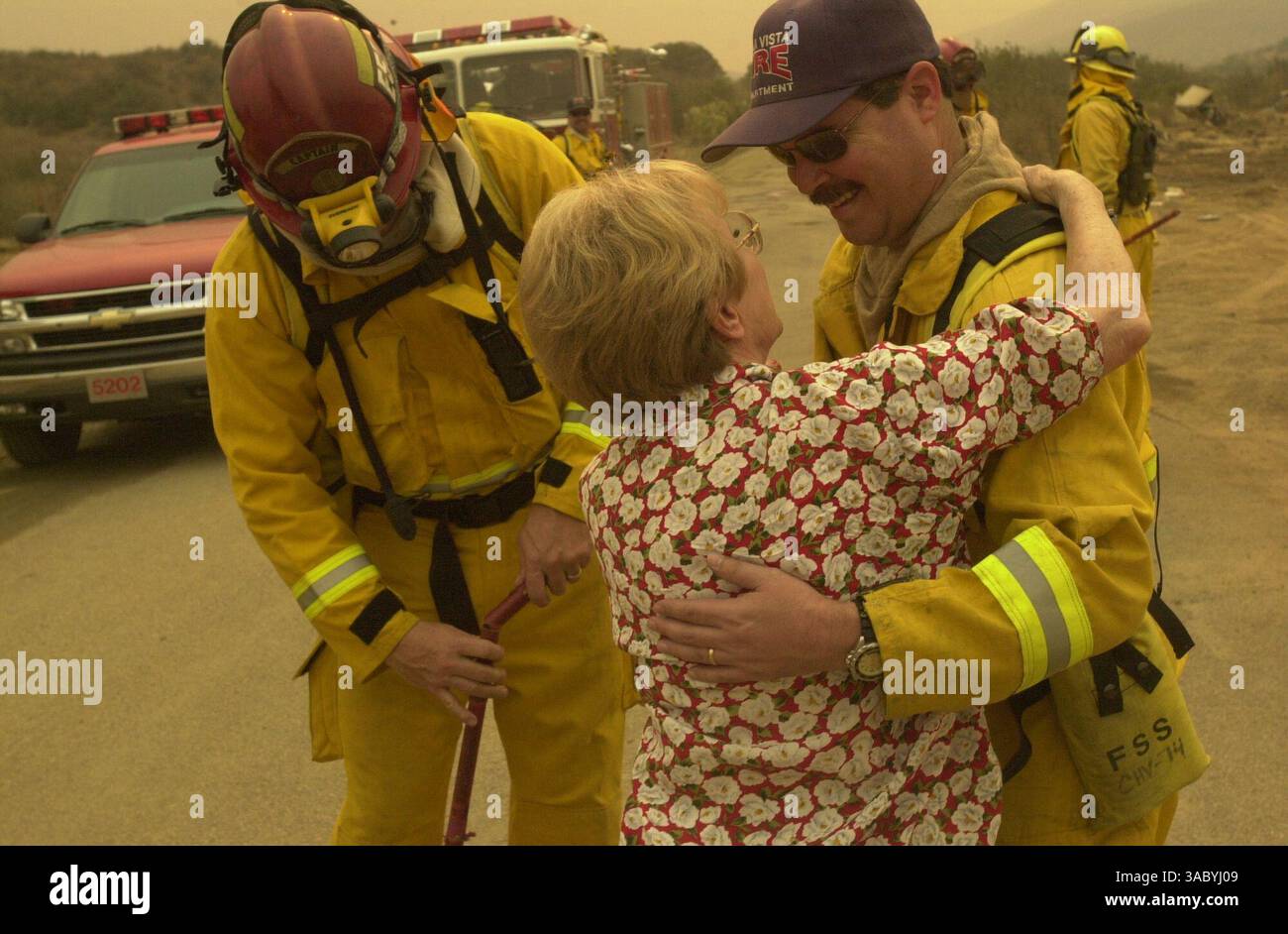 (Published 11/06/2003, E-1; UTS1770421) IDs from left: Chula Vista fire ...