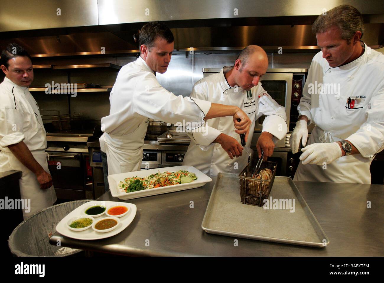 (published 9/21,2005, E-1) NSFourChefsFish243300x003 - shot 8/17/05 ...