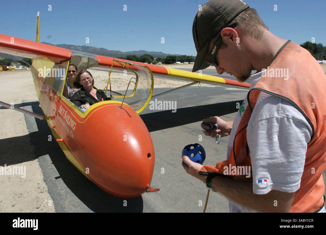 Skysailing hi-res stock photography and images - Alamy
