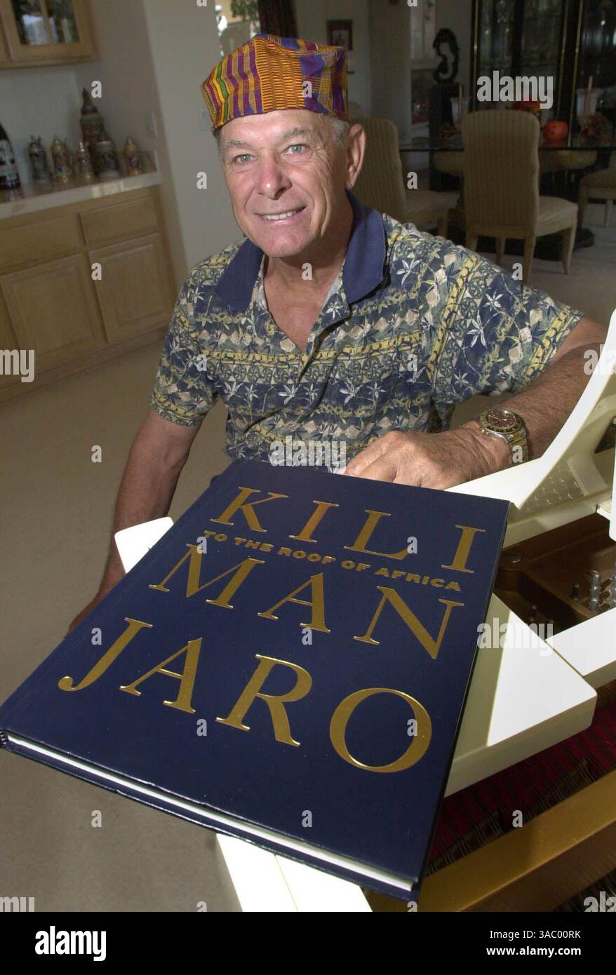 (Published 10/23/2003, NI-4; UTS1767760) Bruce starr, wearing his hat ...