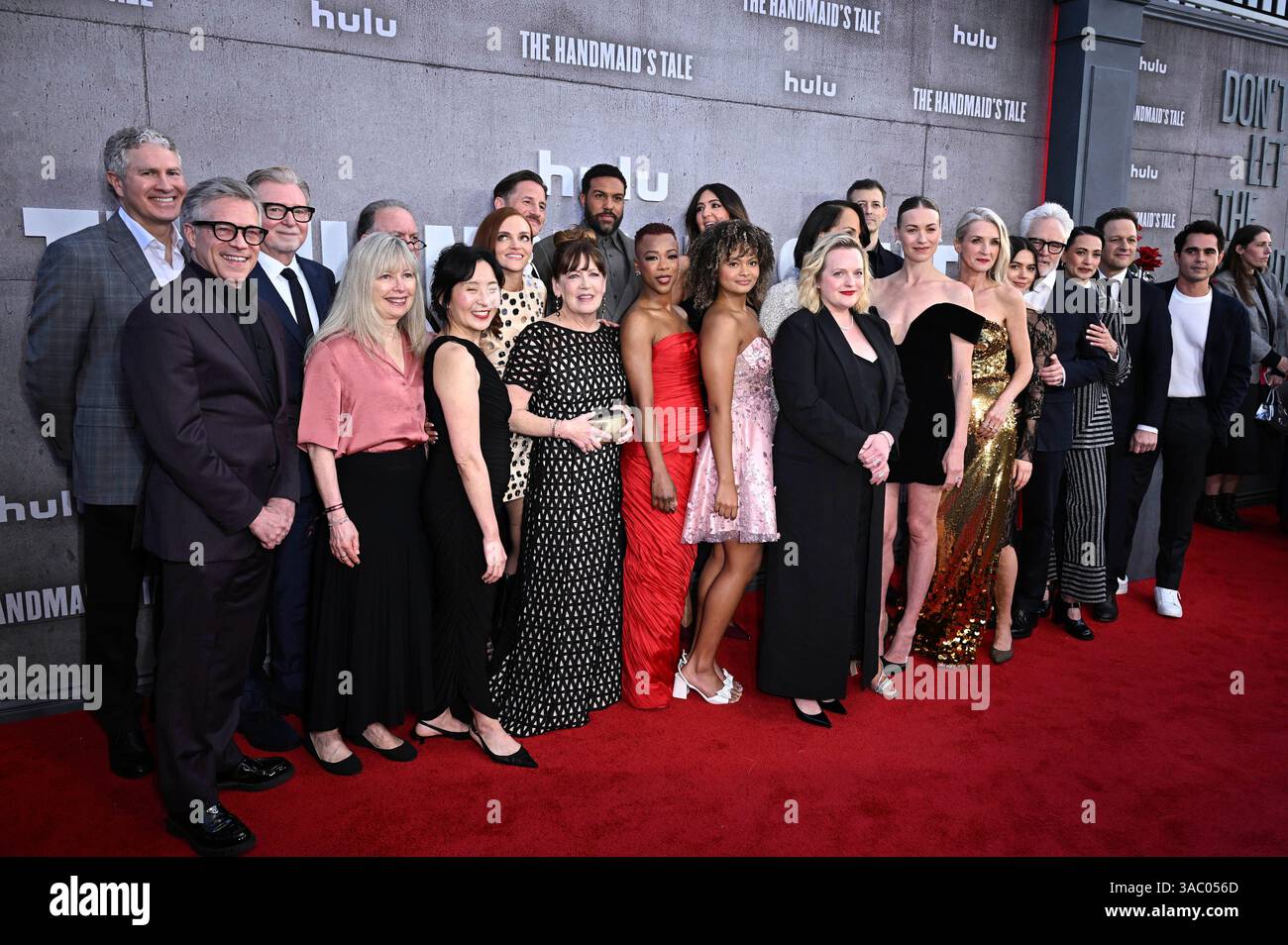 Cast und Team bei der Premiere der 6. Staffel der Hulu Serie 'The ...