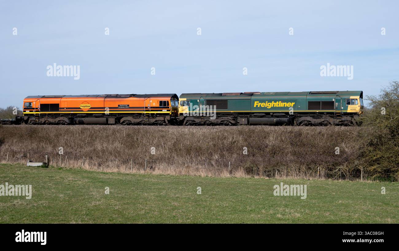 Freightliner class 66 diesel locomotives Nos. 66522 and 66502 "Basford Hall Centenary 2001 ...